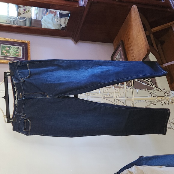 Eddie Bauer | Jeans | Eddie Bauer Jeans 4 Slightly Curvy Slim Straight ...